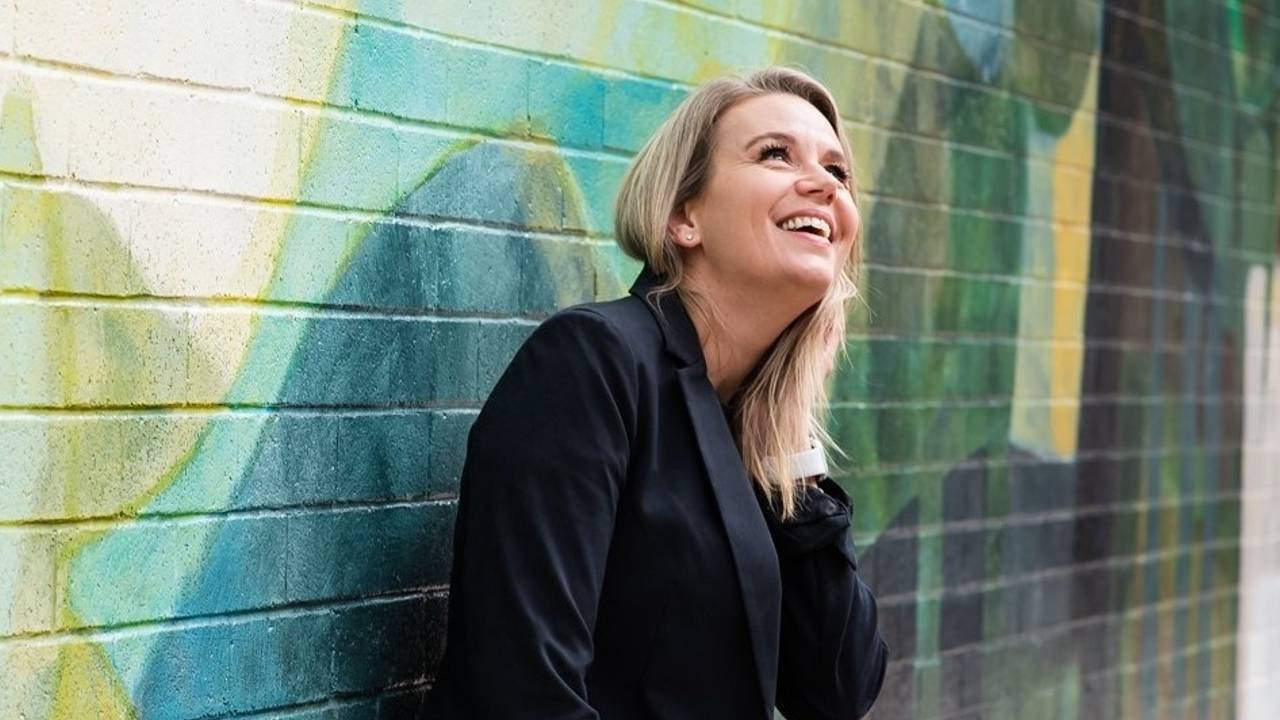 I help you pursue your dream goals!