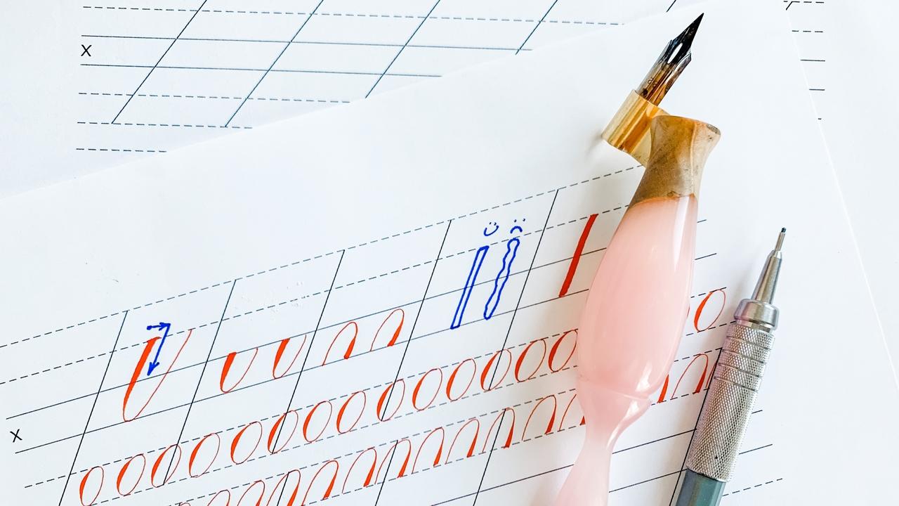 Learn pointed pen calligraphy and freehand engraving online!